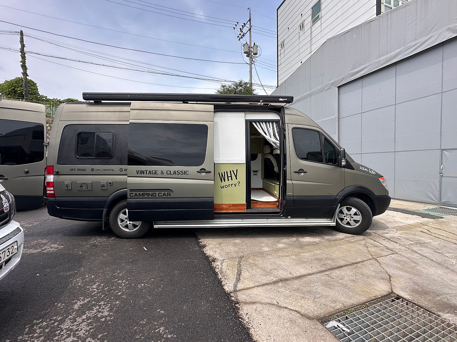 벤츠 스프린터 캠핑카 4인승 CNC 제작 인산철 820Ah | 서울∙경기 중고캠핑카 은 역시 캠박에서